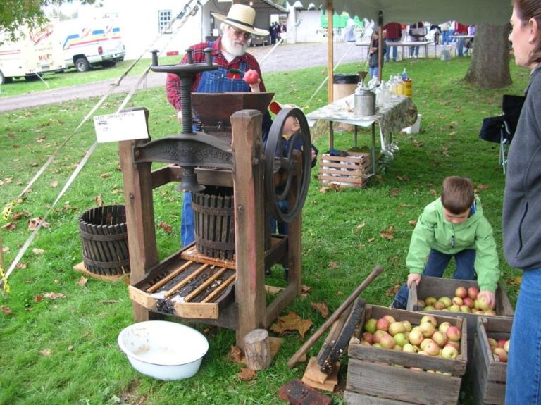 Apples, Apple Butter and Schnitz – Pennsylvania Dutch At-Home Companion